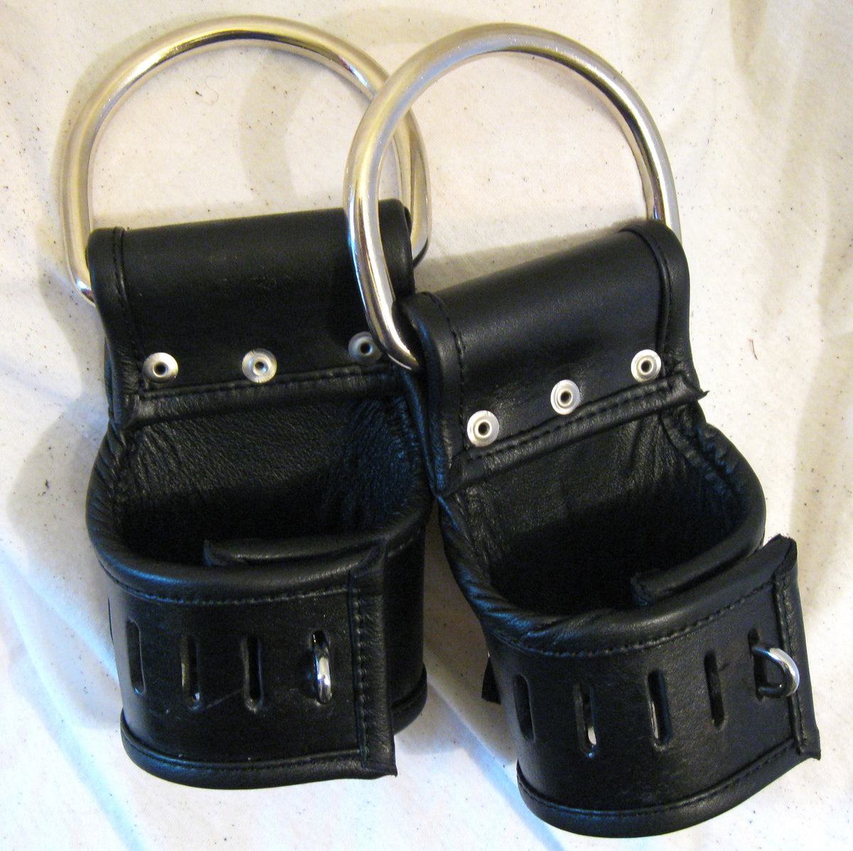 Hand Dyed Heavy Duty Leather Lined Suspension Cuffs – RACK Leather Goods