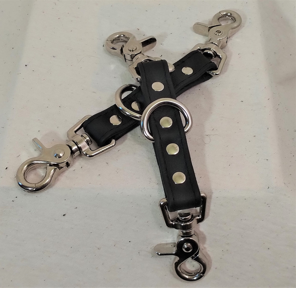 Double Clip and D-Ring Bondage Cuff Link – RACK Leather Goods